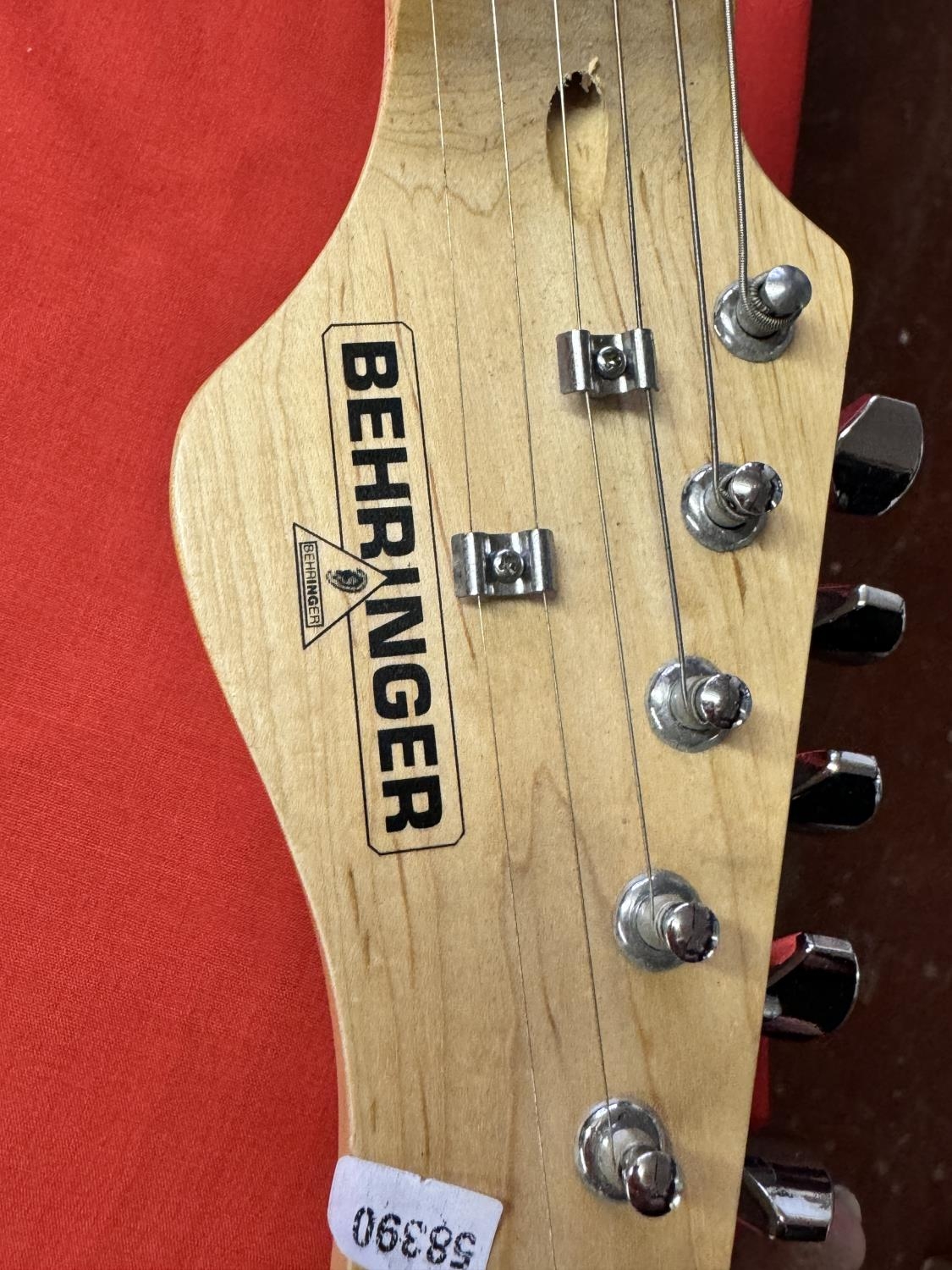 BEHRINGER ELECTRIC GUITAR(A/F)