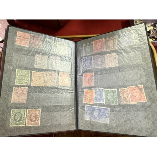 TRAY OF STAMPS & ALBUM OF STAMPS INCL 38 PENNY REDS