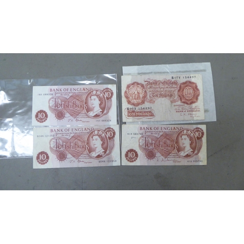 Banknotes, some replicas: to include British £10