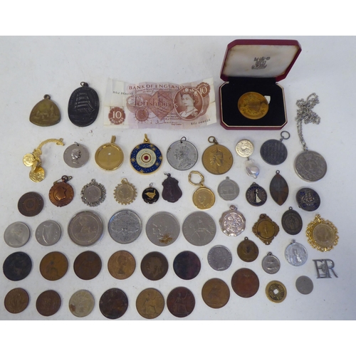 Coins, medallions and banknotes: to include a ten shilling note