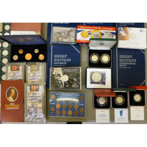 Presentation coin sets: to include silver proof commemorative examples ...