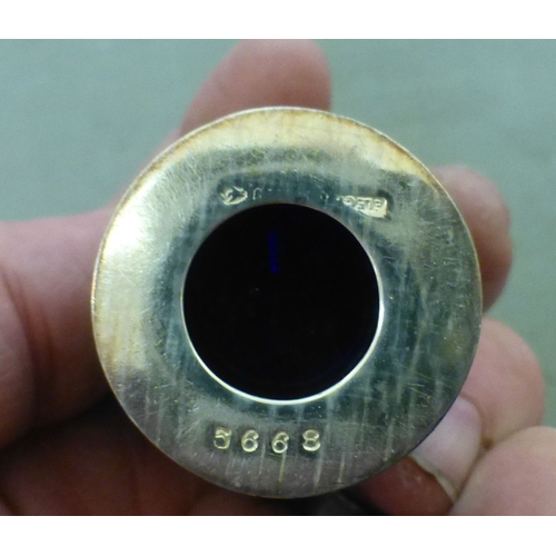 Collectables: to include empty jewellery boxes; silver items; and ...