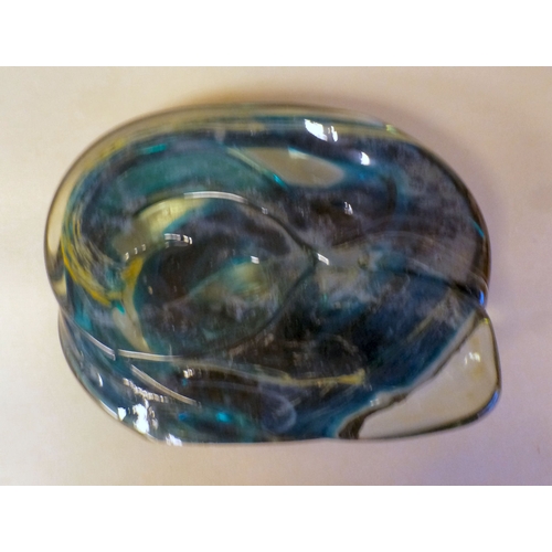 A Mdina Michael Harris knot design glass sculpture 7"h