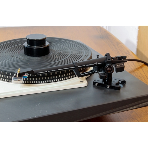 A Garrard Model 301 Transcription Motor turntable record player ...