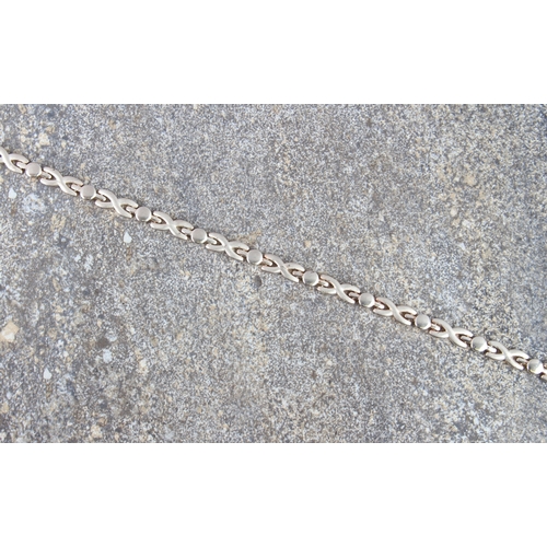 A heavy silver neck chain or necklace - Sheffield hallmarks, with ...