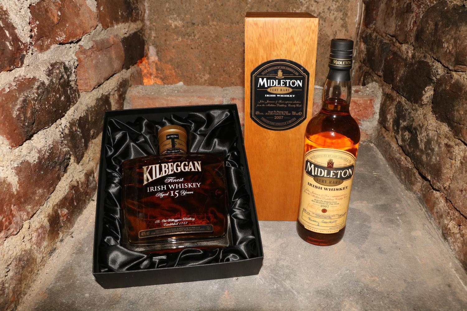 Irish Whiskeys: Middleton Very Rare Irish Whiskey, 2007, signed label ...