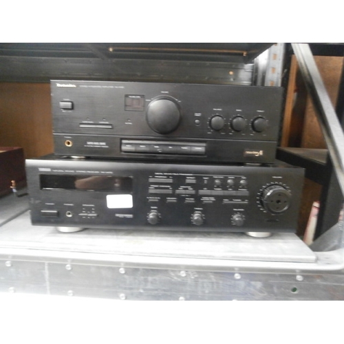 Lot inc Technics stereo integrated amplifier SU-X102 and Yamaha stereo ...
