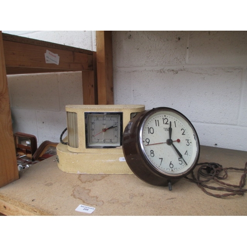 Two assorted vintage clocks