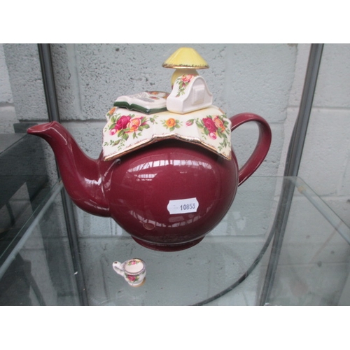 Royal Albert Old Country Roses teapot, has broken of teacup
