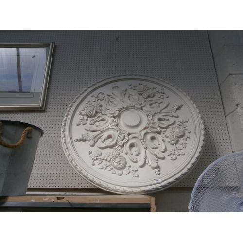 Polystyrene ceiling crest