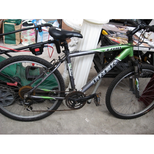 TREK 3700 mountain bike