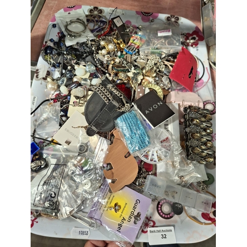 Collection of assorted jewellery