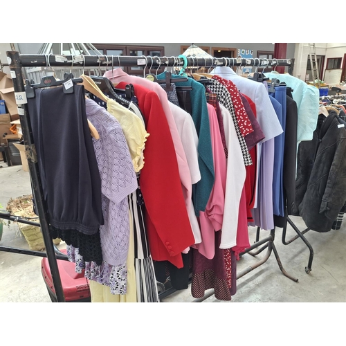Quantity of ladies clothing