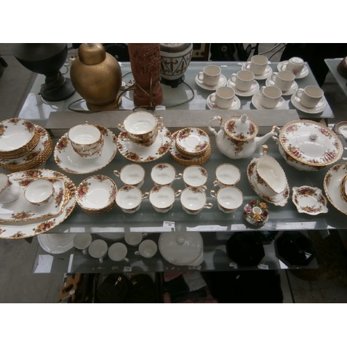Large quantity of Royal Albert, Old Country Roses tea ware