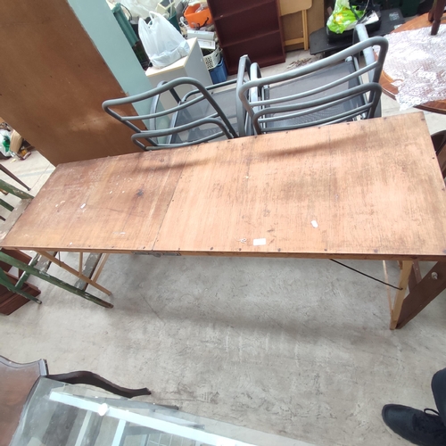 A folding pasting table