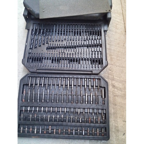 Large drill bit set