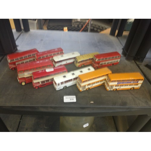 10 model buses/coaches