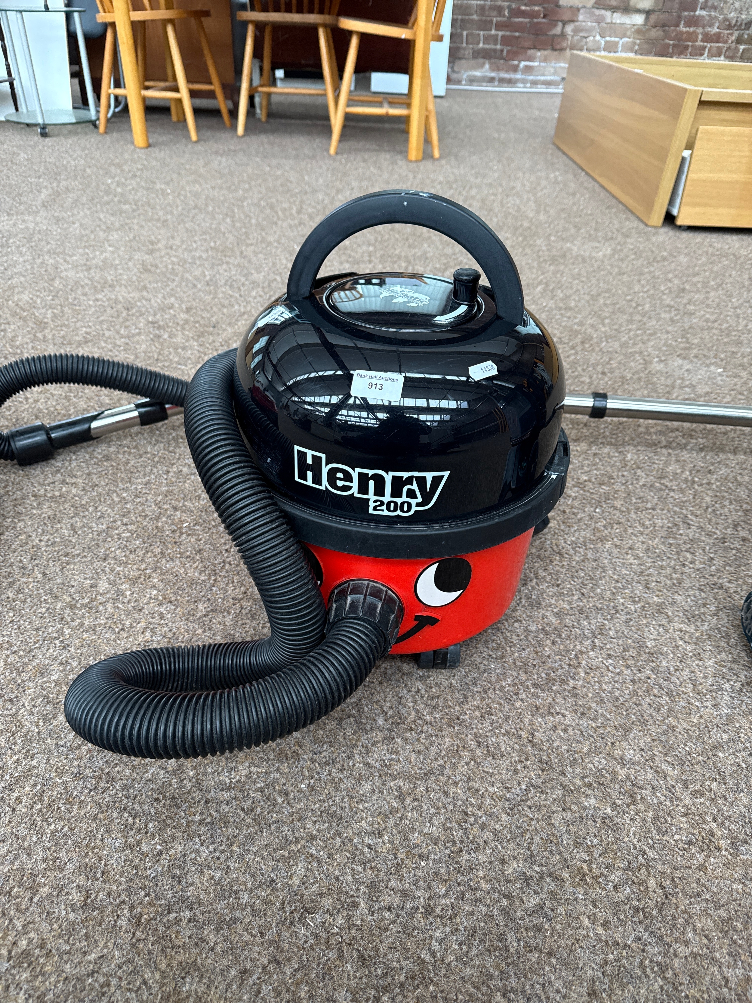 Henry 200 hoover