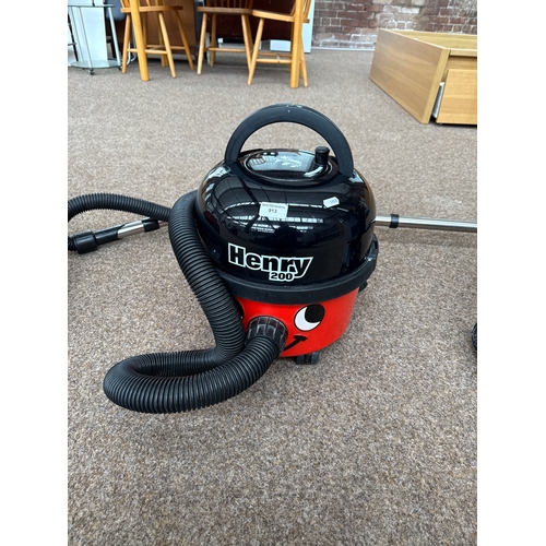 Henry 200 hoover