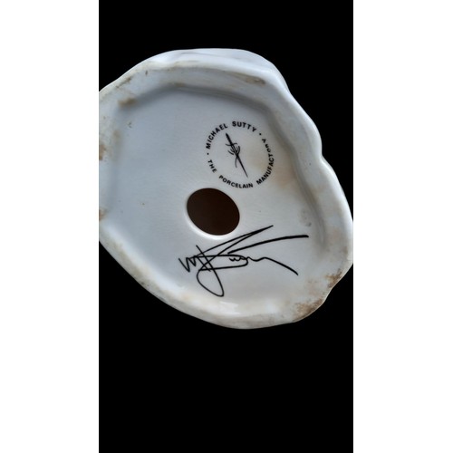 AN OWL BY MICHAEL SUTTY 7"