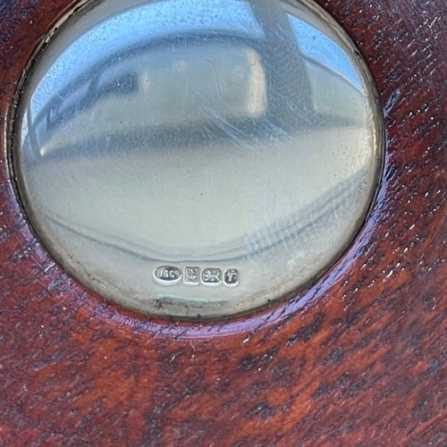 Two Silver Wine Coasters. Weight: 420g including wooden bases.