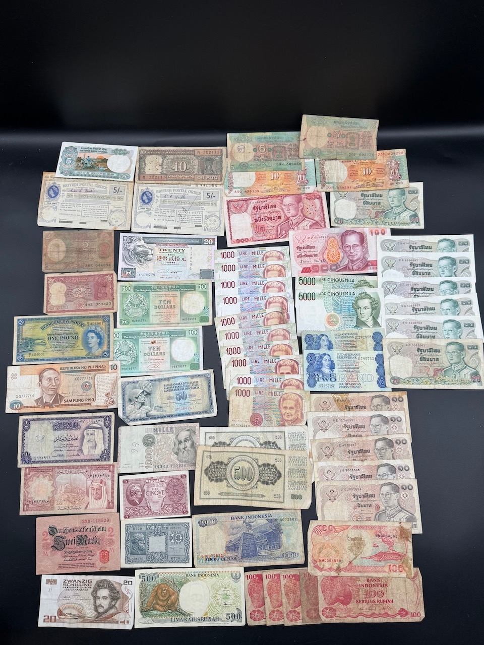 Large quantity of early to mid 20th century World bank notes / currency ...