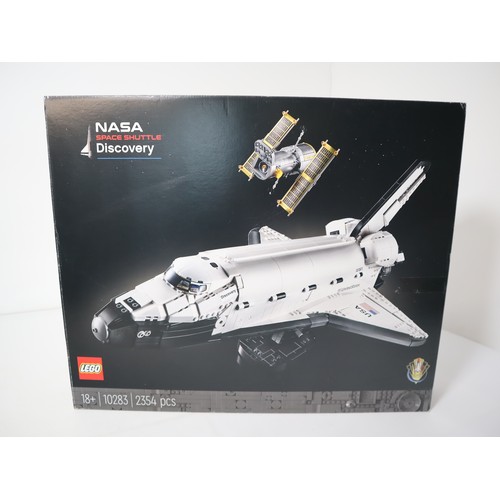 Lego - 10283 NASA Space Shuttle Discovery - Boxed with instructions