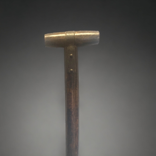AN EARLY 20TH CENTURY RAILWAY STOKERS' SHOVEL.