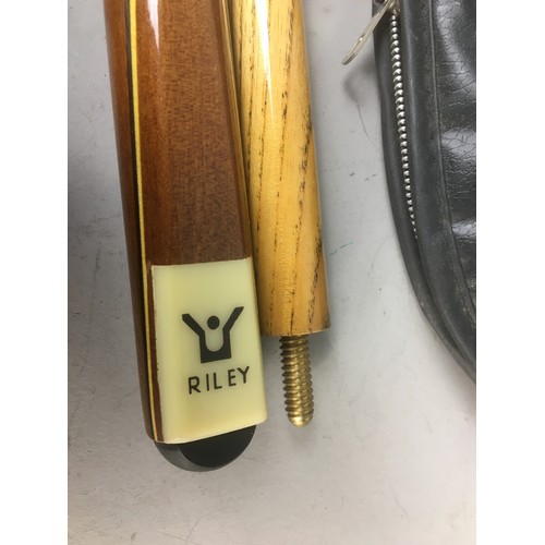 Vintage Steve Davis Riley Snooker Cue with Carry Case and a Newcastle ...