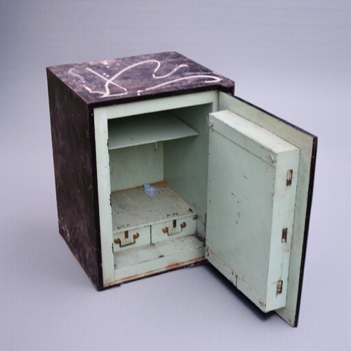 J Grove Defiance Safe Works Birmingham Steel Safe with Working Key ...