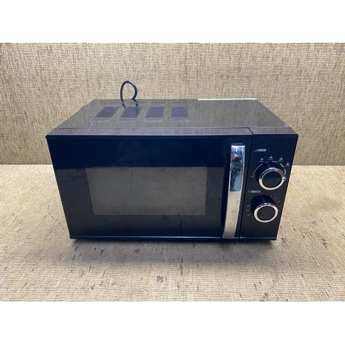 Dunelm 20L microwave.