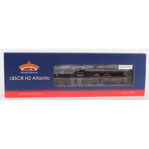 Bachmann OO gauge 'H2 Class 32424 Beachy Head BR Lined Black Early ...