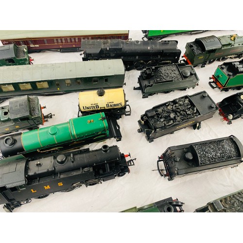 This collection comprises vintage model trains and carriages. They come ...