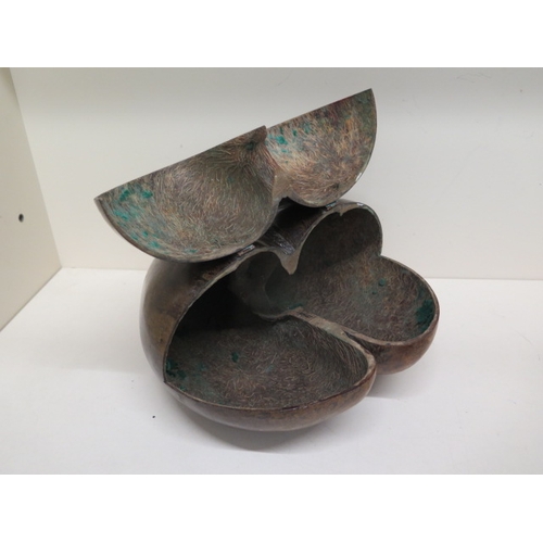 A Coco de Mer shell nut - Lodoicea Maldivica - with a hinged top - 28cm ...