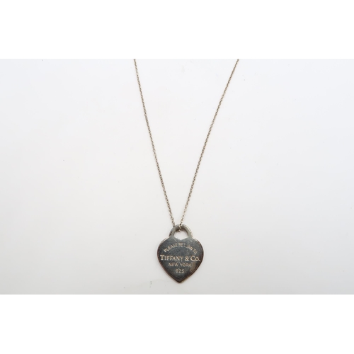 Tiffany & Co a silver heart pendant. Weight 3.53 grams