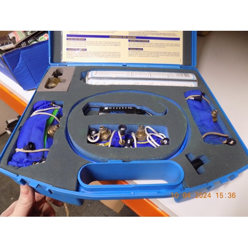 Polar Professional Pipe Freezer Kit w/o. Pipe Freezer Gas Can 1/2 full