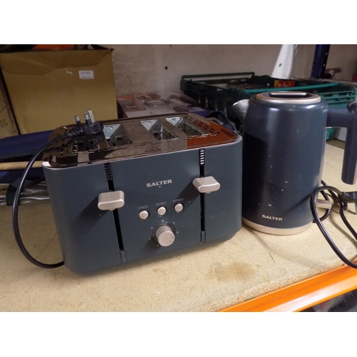Salter Kettle and Toaster Set
