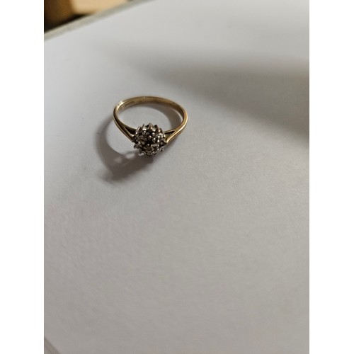 9ct Gold Cluster Ring 1.96g