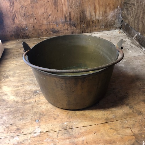 A brass jam pan with swing handle 33.5cm diameter 18.5cm deep