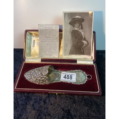 An ornate silver slipper posy holder in velvet-lined case. Birmingham ...