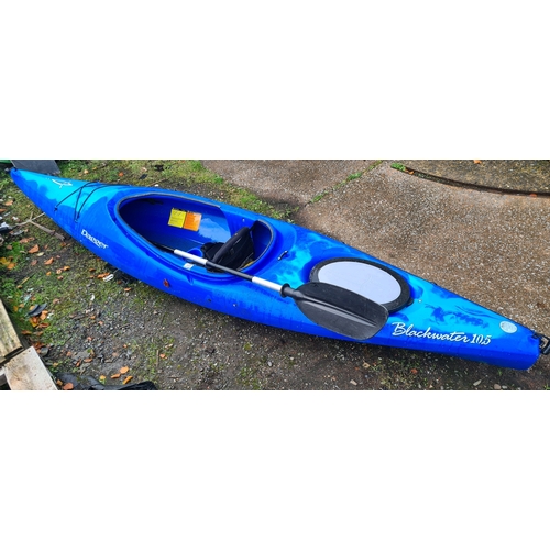 A Dagger kayak Blackwater 10.5 - one person seating with 1 x paddles in ...