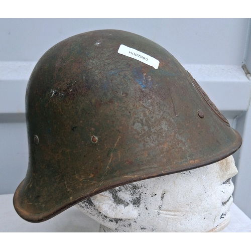 WW2 Dutch helmet with crest plate