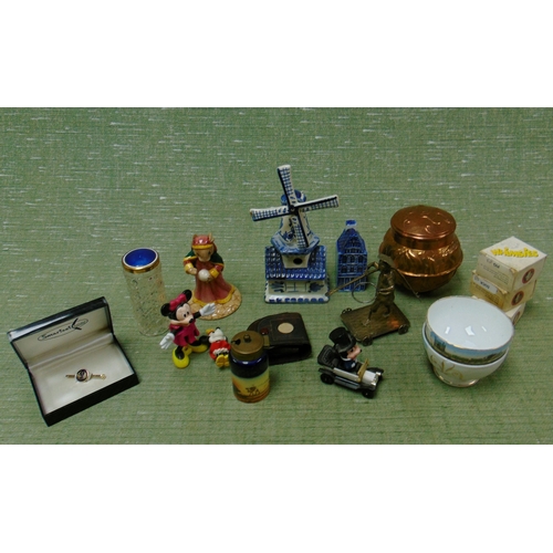 Box of trinkets.