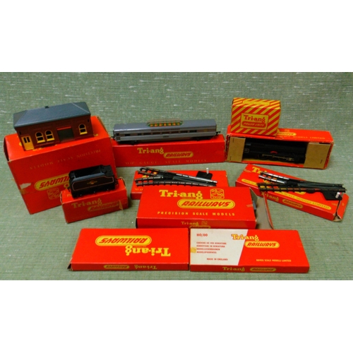 Quantity of boxed Triang models.