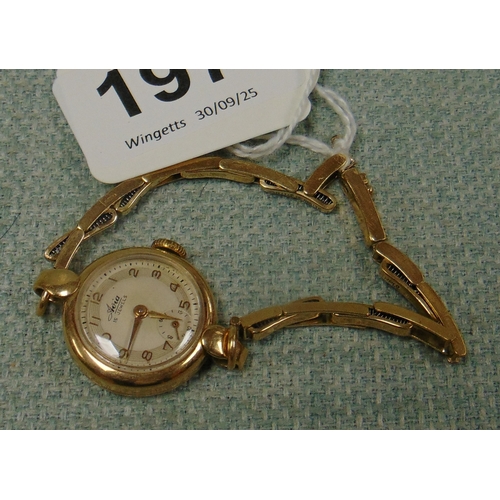 Avia gold cased ladies wristwatch.