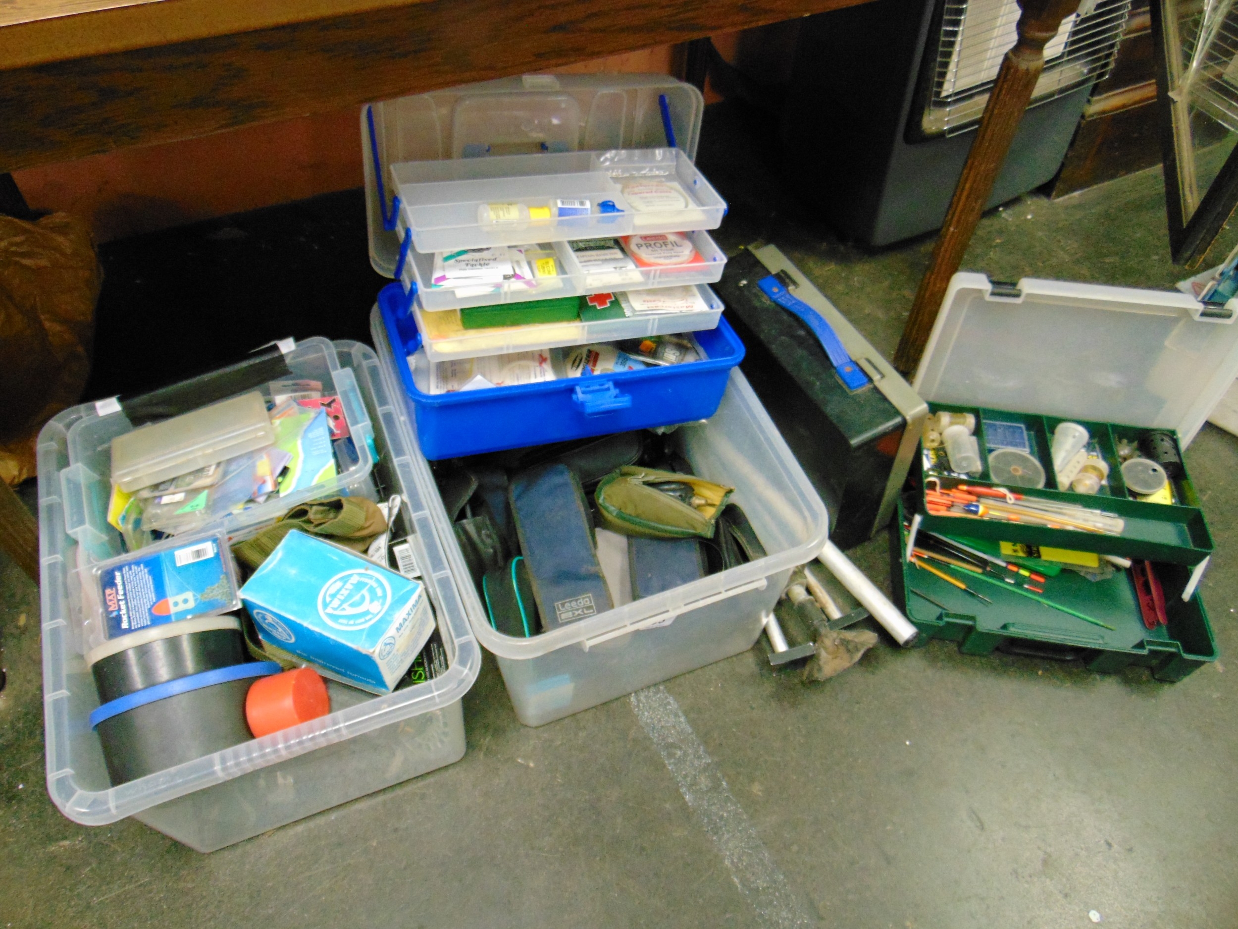 Quantity of fishing tackle.