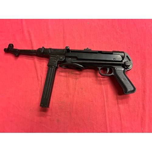 Replica German WW2 MP40 SMG Realistic example , weighs the same as a ...