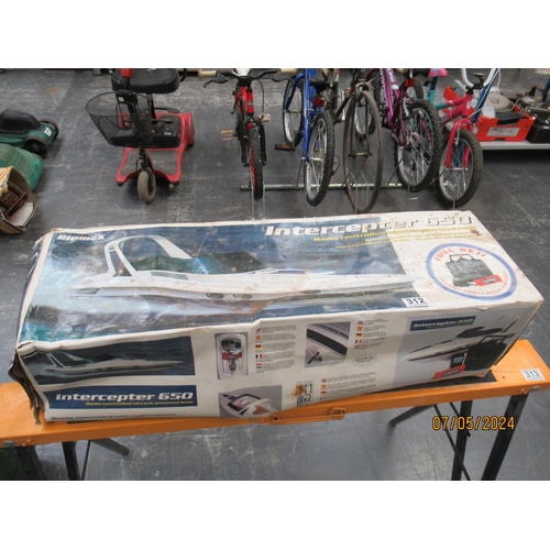 Interceptor 650 RC boat