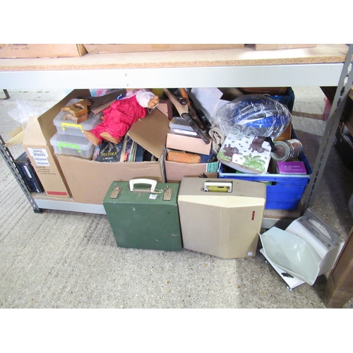 LQ Assorted Bric a Brac