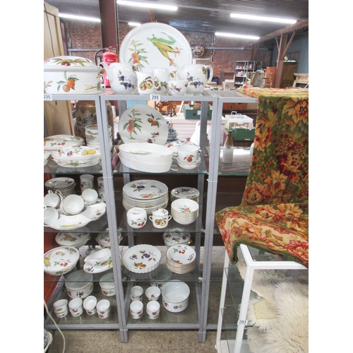 5 Shelves Royal Worcester Evesham Ware